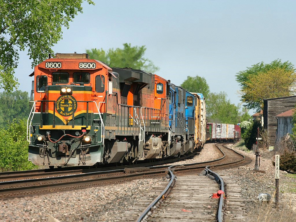 BNSF 8600